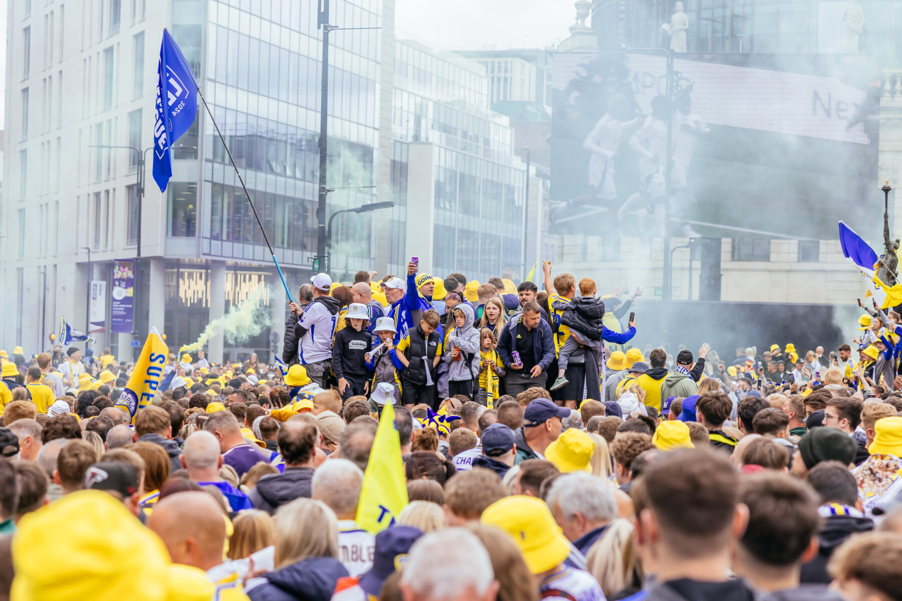 Scenes of Glory: Leeds United’s Champions Parade in Pictures - Welcome ...